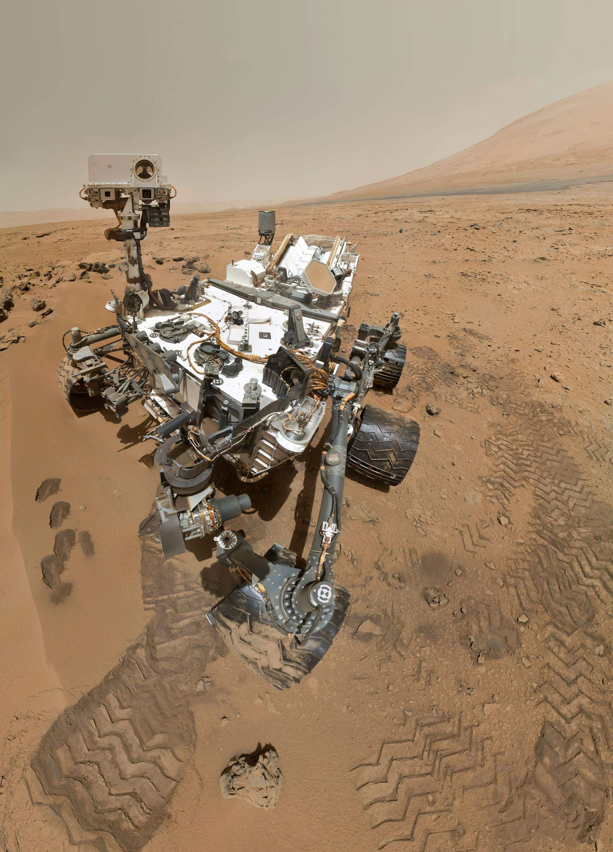 PIA16239_High-Resolution_Self-Portrait_by_Curiosity_Rover_Arm_Camera_1 ...